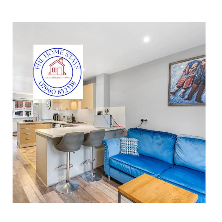 *Contractors Longstay Deals 4 Bed House W Parking* - Lincoln