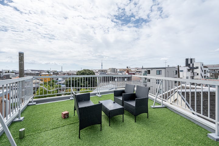 屋上テラス｜スカイツリーが見える｜侍壁画の一棟貸し｜10名ok｜駅近 - Asakusa