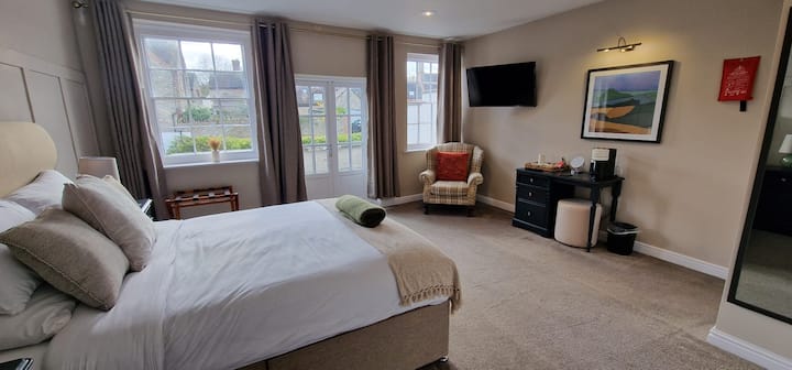 #5 - King Room At The Raven Aparthotel - Ironbridge