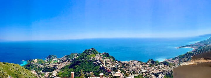 Howonderfulview
A New House With A Stunning View - Taormina