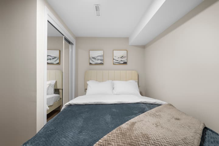 Modern Basement Suite | Prime Location W/ Parking! - Mississauga