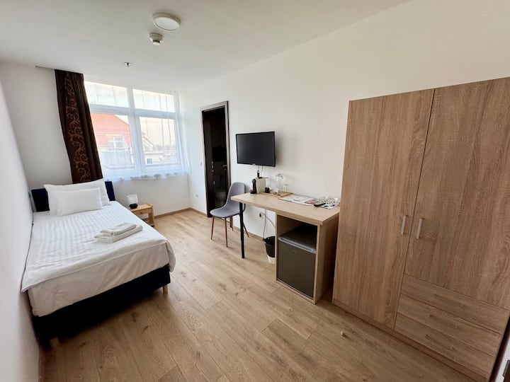 Boutique Single Room | Rooftop + Parking - Budapest
