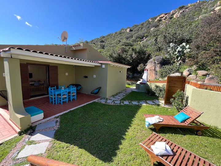 Privacy E Relax- Nuova, Con Giardino,accessoriata - Costa Rei