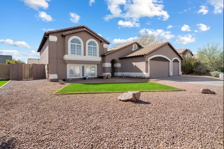 Perfect For Families & Groups!
Pool, Games, Relax - Glendale, AZ