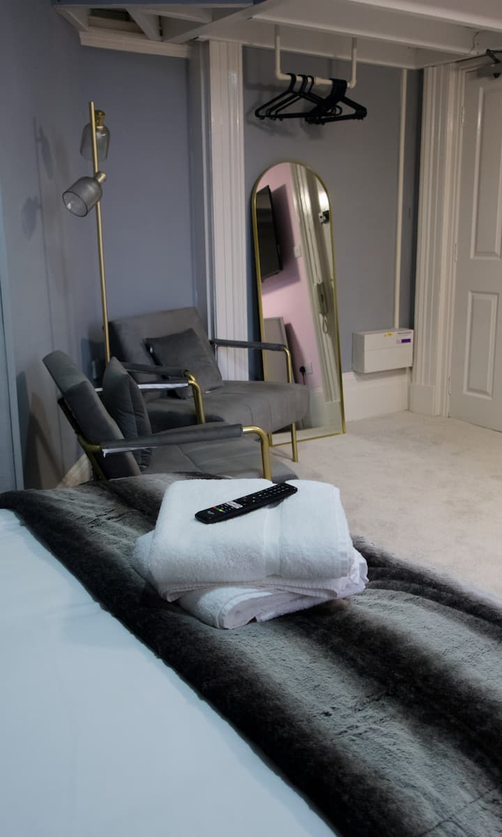 Studio Apartment - The Pearl - Gloucestershire