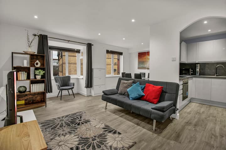 Kingsize 2bed Apt With Free Parking In Ldn - London