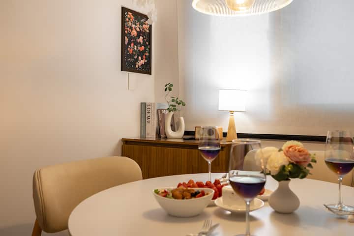 [새해특가]#대흥역5분#홍대#망원#명동#한강투어#경의선숲길#공항철도 - Seoul