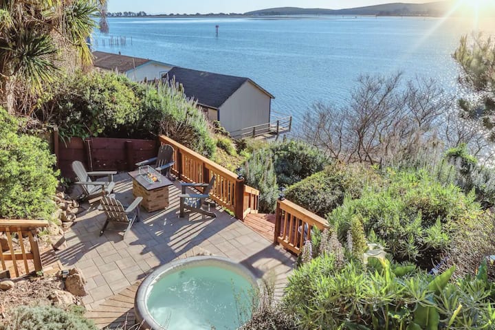 Bodega Bay Waterfront View With Hot Spa & Fire Pit - Bodega Bay, CA
