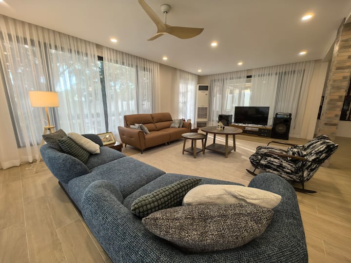 Tagaytay Home W/ Private Pool & Tranquil Garden - Tagaytay