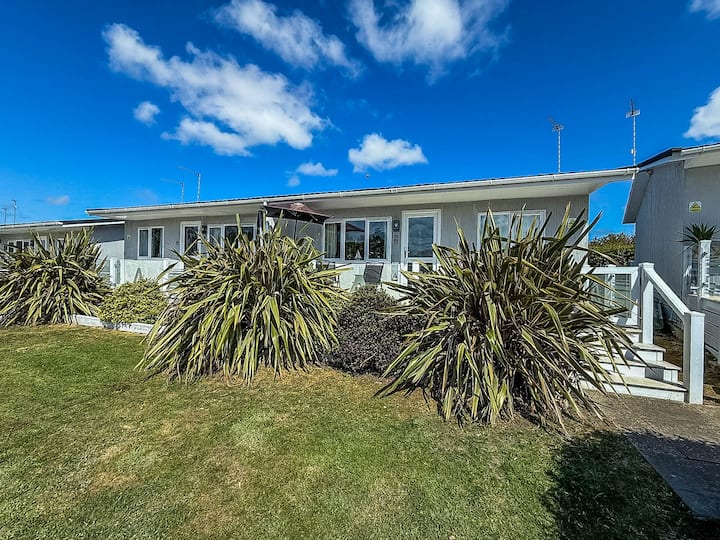 Homely Chalet In Lowestoft Ref 12080b - Kessingland