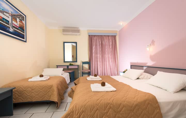 Standard Triple Room - Sofia's Hotel - Kalamaki