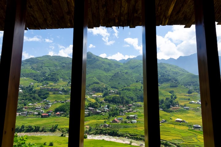 Breathtaking Rice Terraces And Mountains View - China