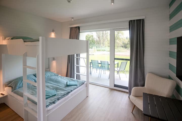 Négyágyas Zuhanyzós Erkélyes Beach Arena Csopak - Balatonfüred