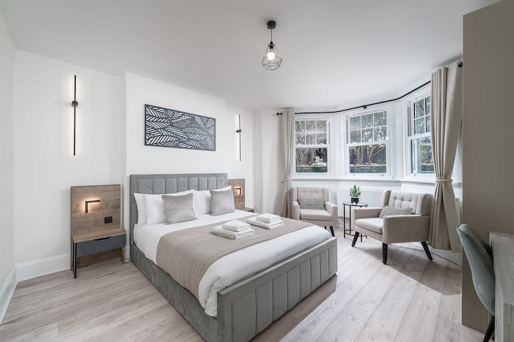 Spacious 2bed Apt With Parking And Stunning Garden - London, UK