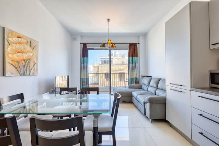 New To The Market - Seabreeze Apt 11 By Sf Homes - Malte