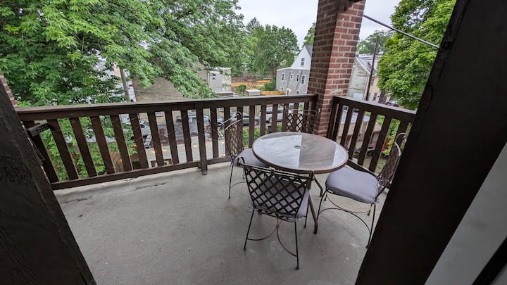 2br Germantown Rooftop Balcony Greenehouse Suite - Chestnut Hill, PA