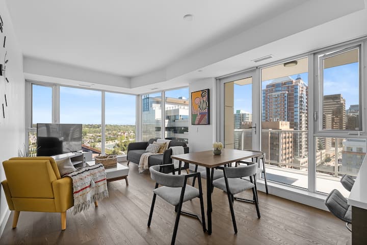 Bright & Beautiful | 2 Bed | Downtown | Gym - Calgary