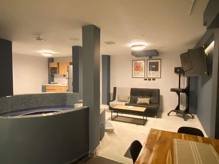 Apt In Provence, Basement With Jacuzzi And Turkish Bath. - Medellín