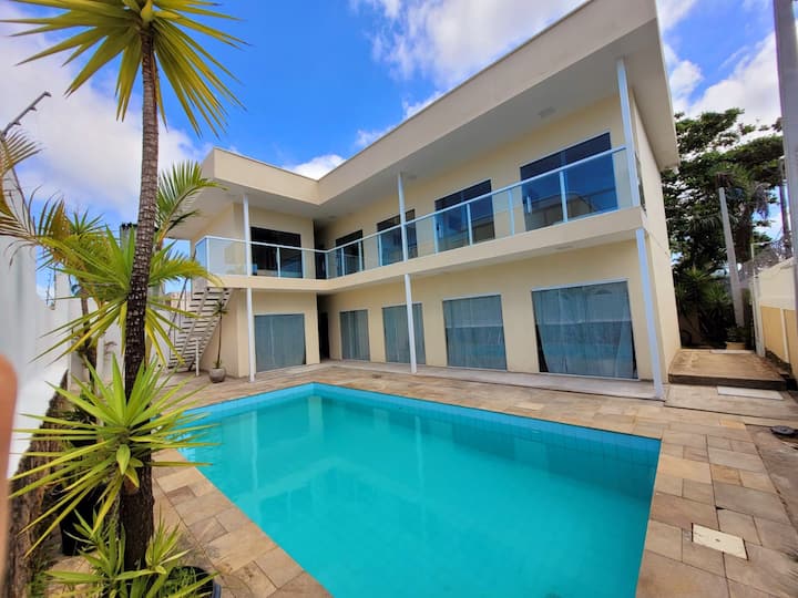 Apenas 2 Quadras Da Praia Da Enseada, Com Piscina - Guarujá