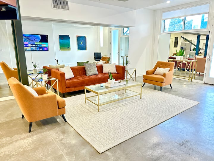 Modern & Spacious 2000 Ft², Mins To Beach & Pier - Santa Monica, CA