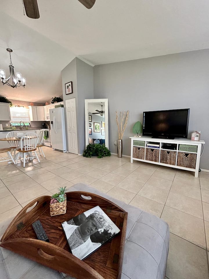 Sebring Pool Villa · 2 Kings · Golf · Updated - Lake Istokpoga, FL