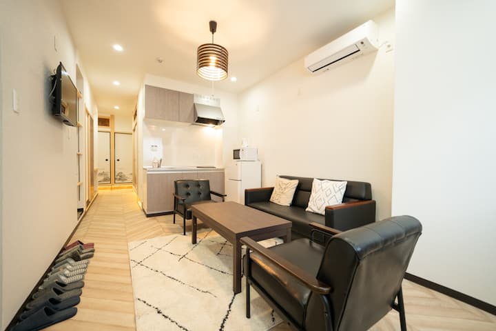 通天阁民宿庭:3室1厅1卫生1盆浴1洗漱/步行1分钟可达通天阁/惠美须车站/近日本桥/机场直达 - Osaka