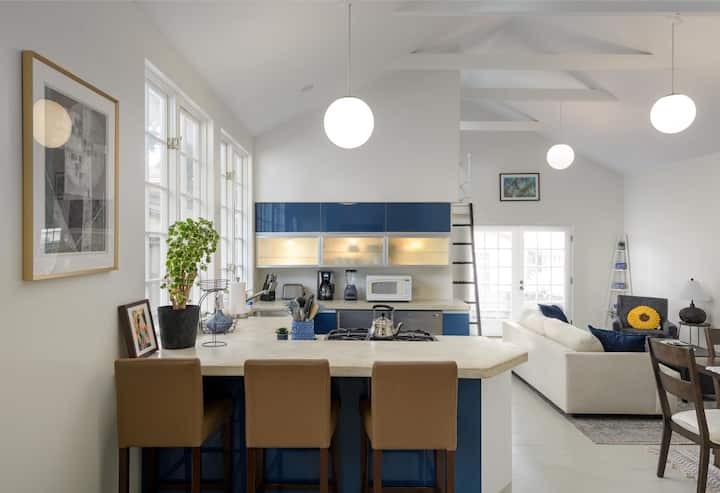 Great Home Near Downtown! - Santa Barbara, CA