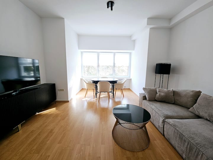 Spacious & Fully Furnished 1 Br At The Kurpark - ヴィースバーデン