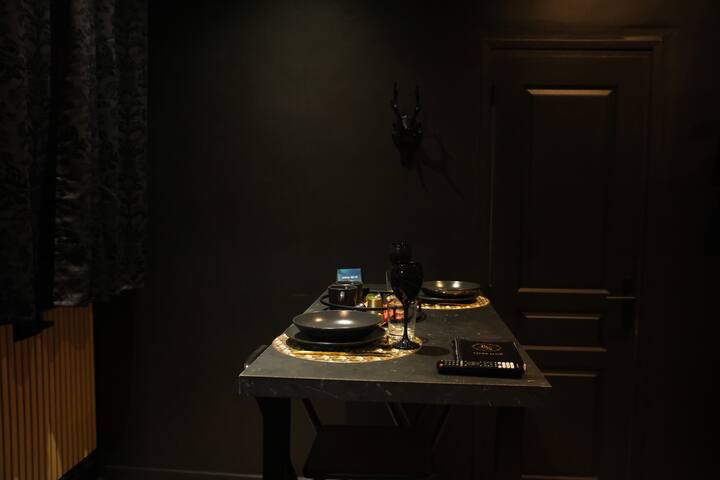 Black Suite - Jacuzzi & Cave Secrète - Saint-Quentin