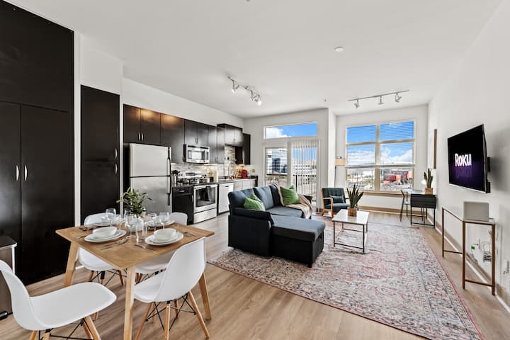 Central Dallas-deep Ellum 1 Br Parking-pool-w/d437 - ダラス