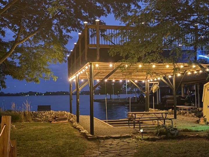 Beautiful, Cozy, Island Waterfront! - Indian Lake, OH