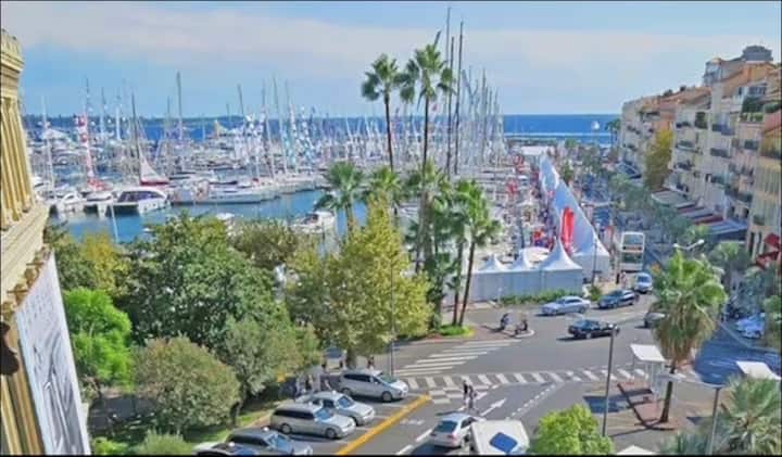 Studette Avec Vue Sur Le Port - カンヌ