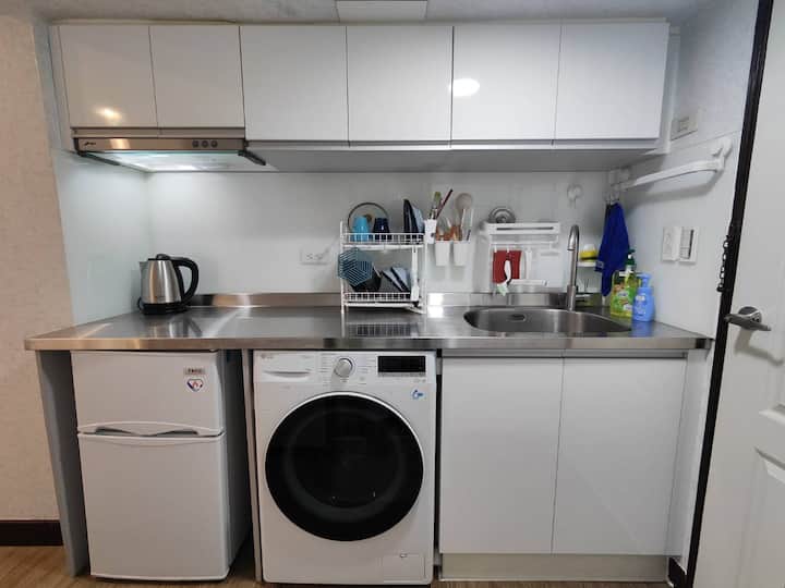 [Ximen] Studio Apartment With Elevator - Taipei
