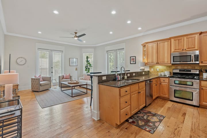 Bird’s Nest - Downtown Fairhope Condo - 2 Bedroom - Fairhope, AL