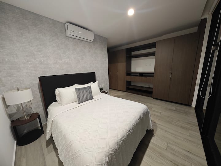 Cómodo Departamento A/c En Qro - Querétaro