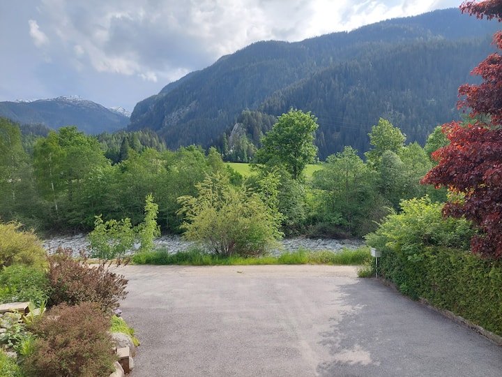 Idyllische Ferienwohnung Direkt Am Hinterrhein - Mathon