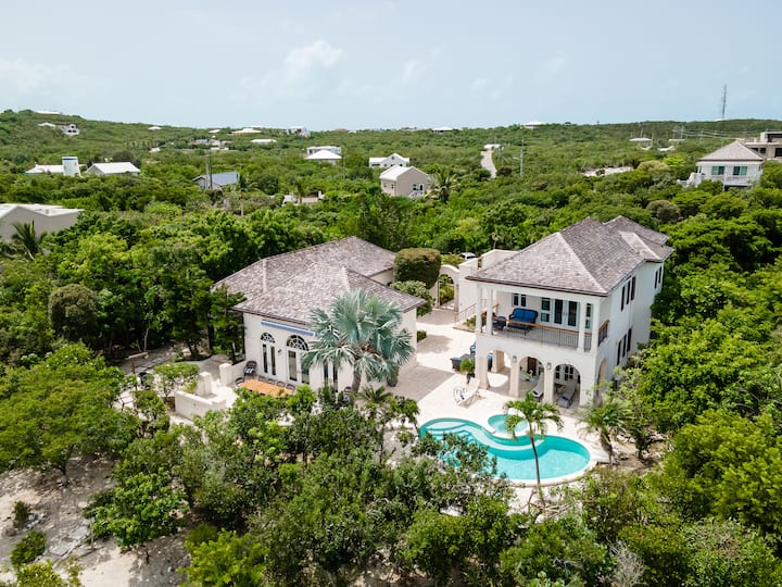 Casa Barana: Beachfront Villa - Turks and Caicos Islands