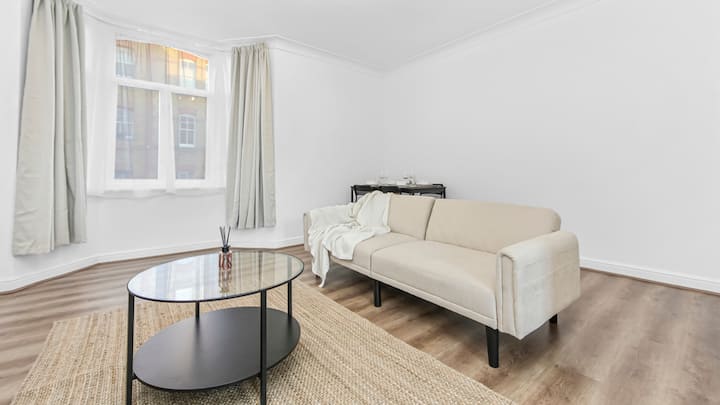 Excellent 2-bed Flat In Elephant & Castle - London