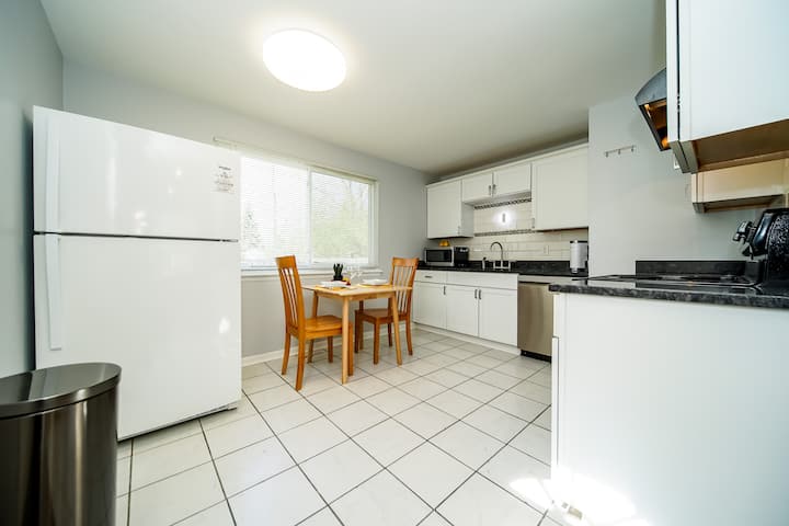 3 Bed / 1 Bath *Pets Allowed* - 앤아버