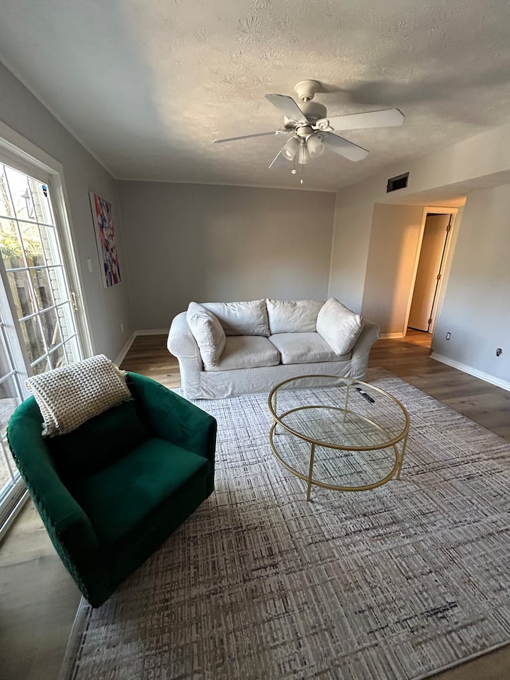 Townhouse By Tmh! - Tallahassee, FL