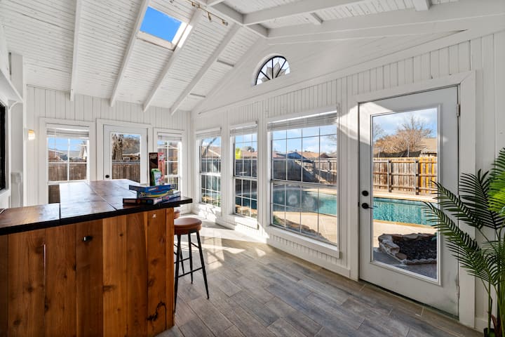 Grandscape 3br Luxe | Hot Tub, Spacious Indoor Bar - The Colony, TX