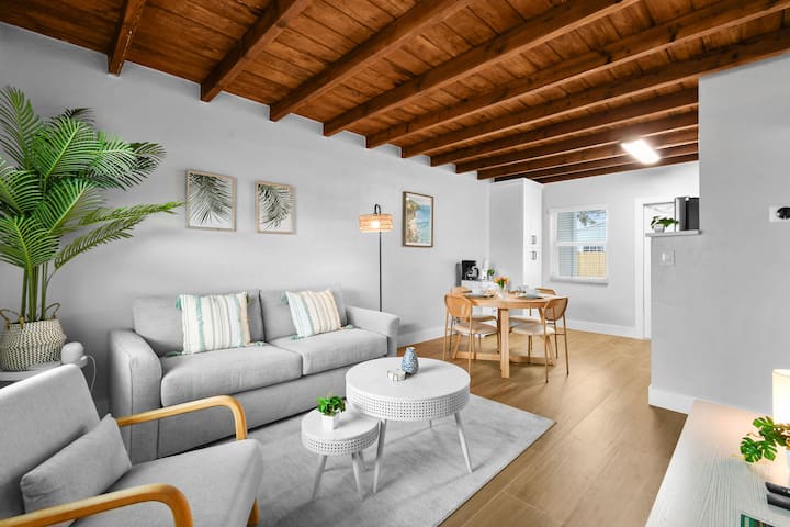 Ocean Breeze Retreat#4 1bed1bath Free Parking - パーム・ビーチ, FL