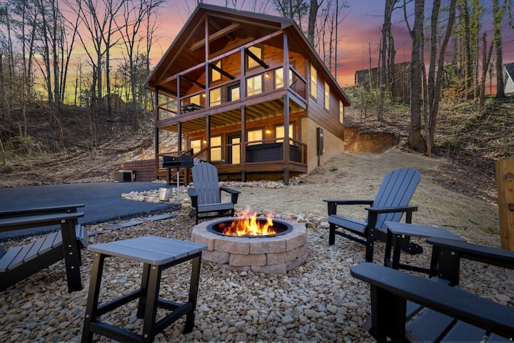 Luxury-firepit, Bsktball Goal, Hottub, Pool Table - Pigeon Forge, TN