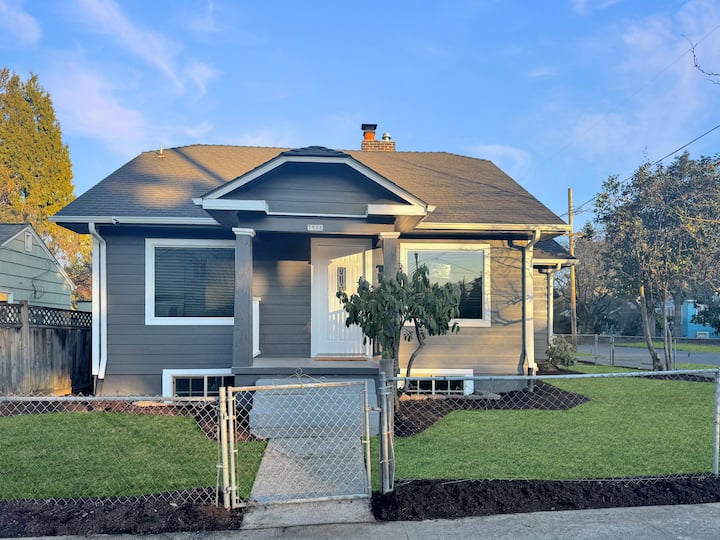 Parkside Pdx Cottage - Portland, OR