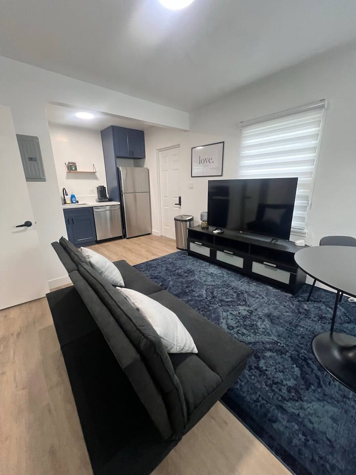 Sleek & Cozy 1b1b In Pasadena - Pasadena, CA