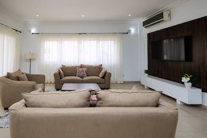 Appartement 3ch Aéroport | Piscine • Wi-fi • Sécu - Accra