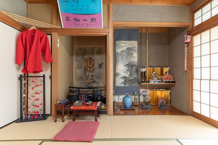 昭和レトロハウスIn豊中-閑静な住宅街の一軒家｜1日1組限定　大阪空港&新大阪近くペット歓迎！ - Ikeda
