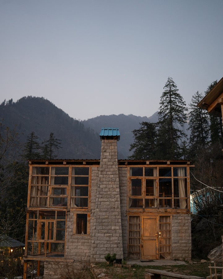 Scenic Walnut Cabin | 2br Bliss - Tosh