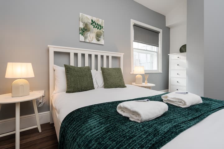 Central Liverpool Flat, Near Nightlife, Sleeps 4 - Liverpool Hope University