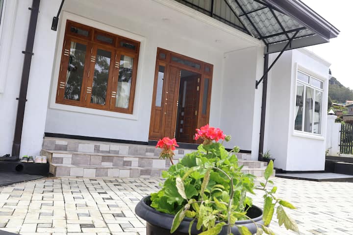 White Rose Villa: Bloom Room - 누와라 엘리야